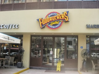 EXPAT Dining in Bahrain: Fuddruckers Breakfast