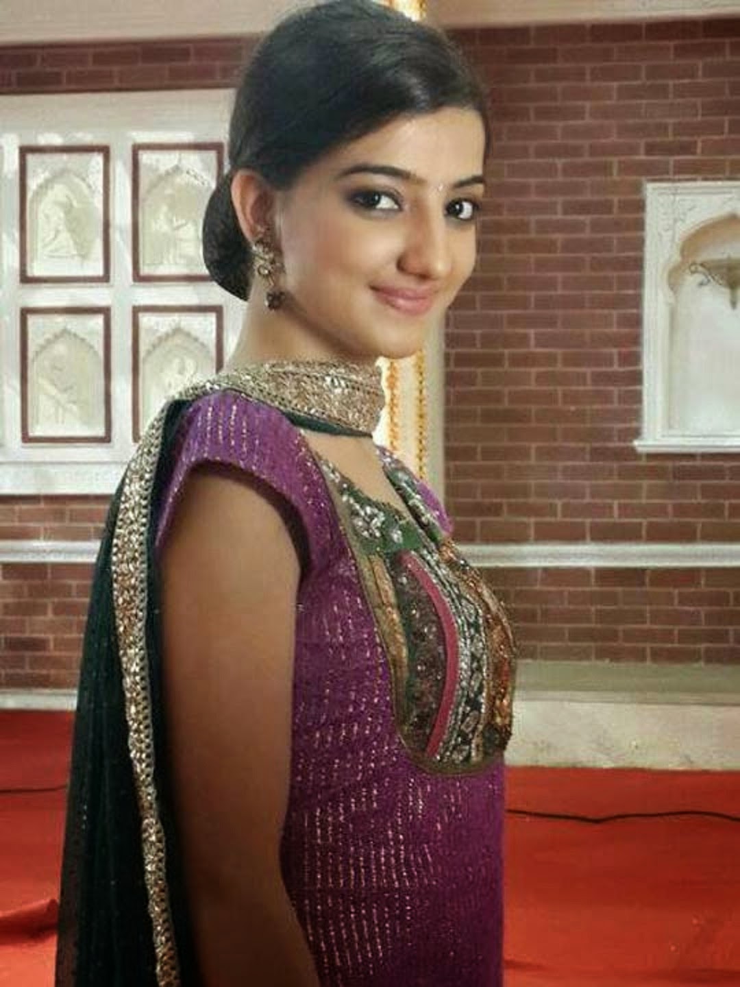 Beautiful Loveleen Kaur Sasan HD Wallpaper - all 4u stars wallpaper