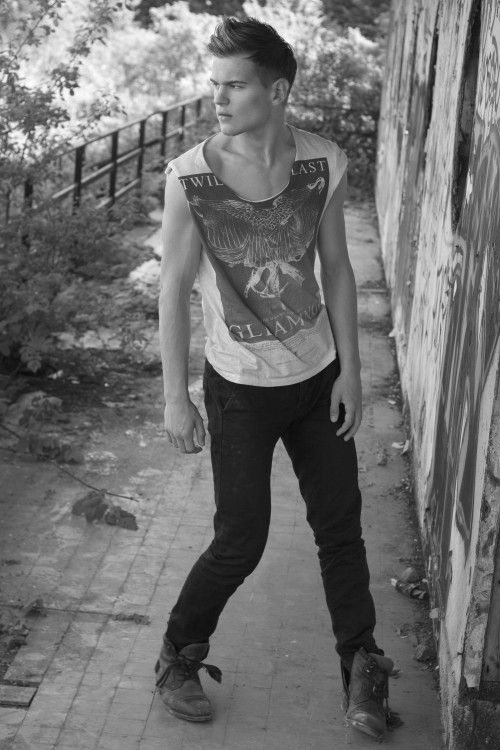 Dan Brett by Joseph McCormick | Oh yes I am