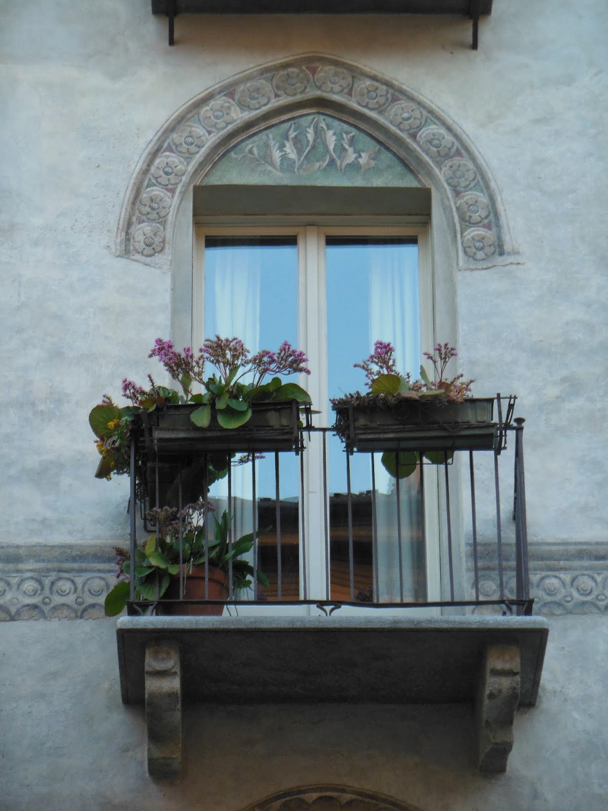 Cuneo e dintorni: Antichi balconi in ferro battuto nel Centro Storico ...