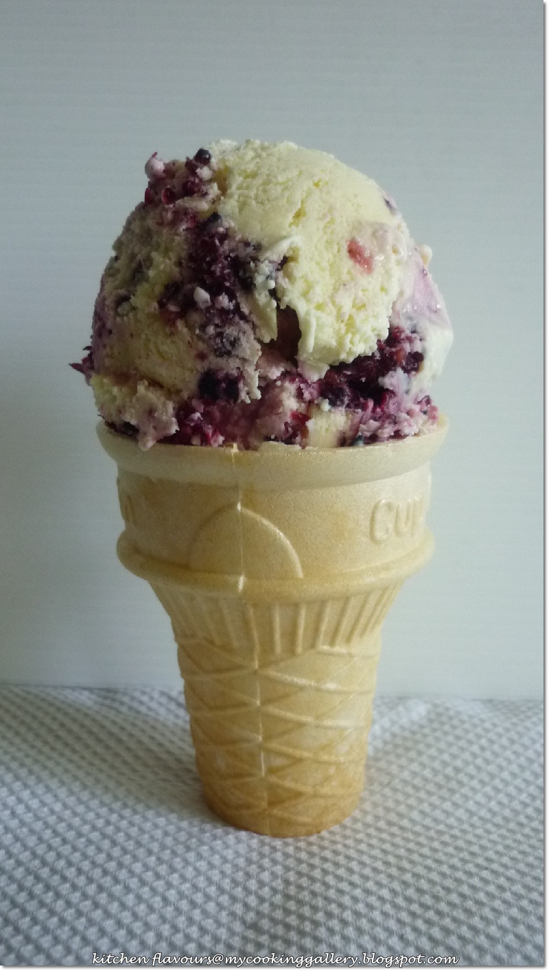 kitchen flavours: Mulberry Swirl Ice Cream