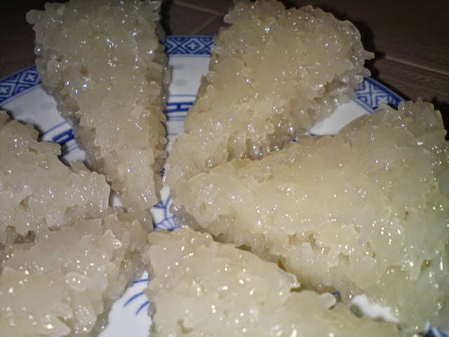 Cooking Pleasure: Nyonya Bee Koh [Kuih Pulut]