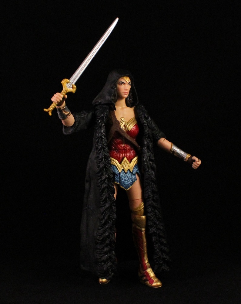 She's Fantastic: DC Multiverse - WONDER WOMAN (CLOAKED)!