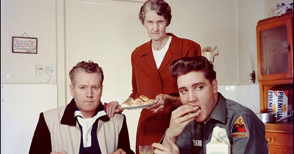 Tamerlane's Thoughts: Elvis eating breakfast (1959)