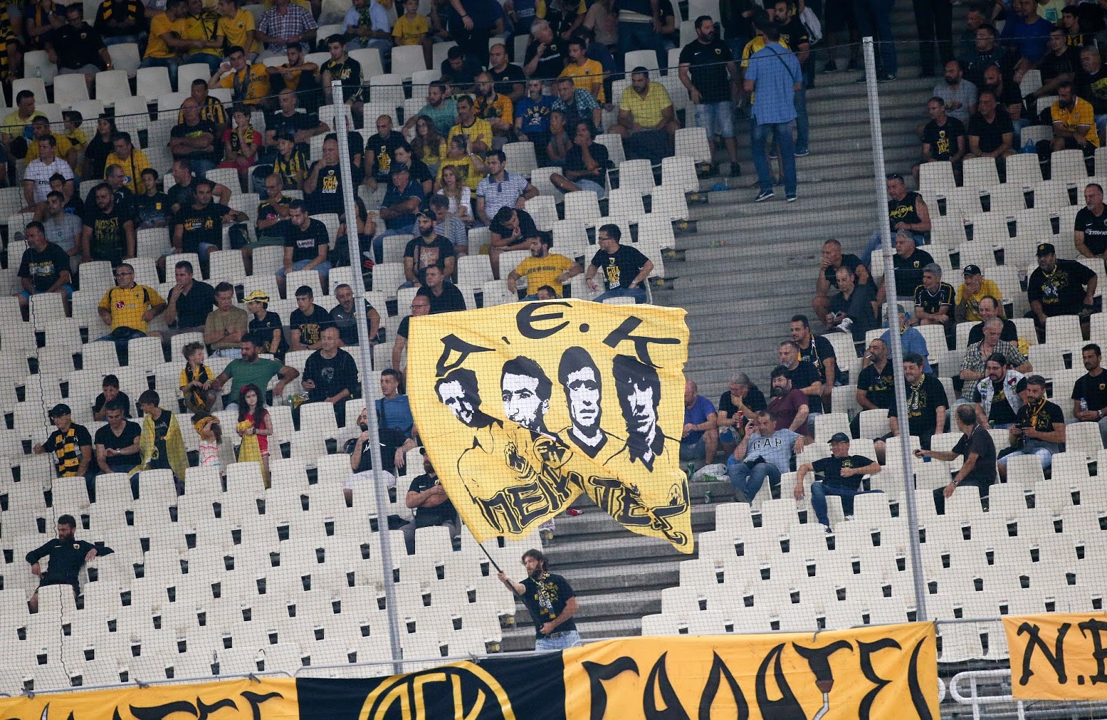 ΠΕΙΡΑΤΕΣ ΤΟΥ ΟΝΕΙΡΟΥ: Η ωραιότερη σημαία της ΑΕΚ!