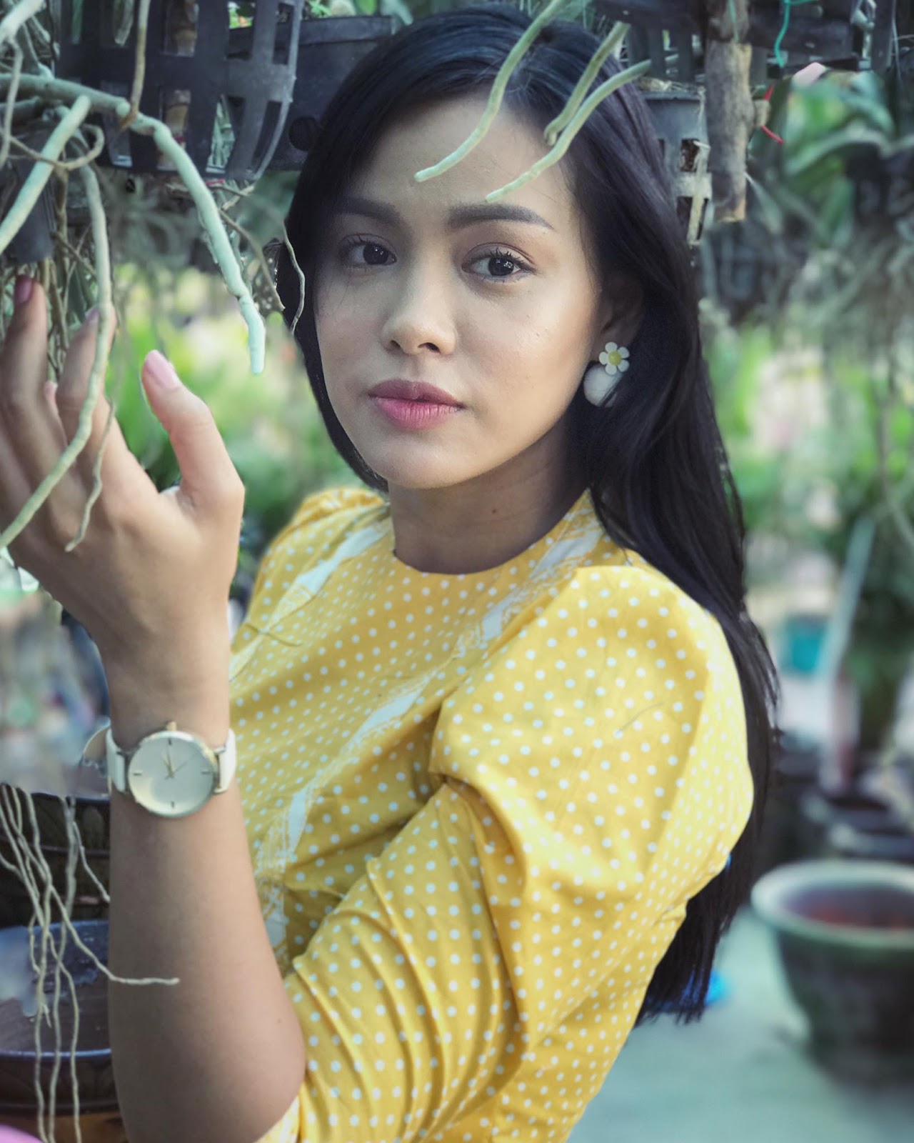 Ma Aye Thaung Beautiful Portrait Photos in Myanmar Outfit