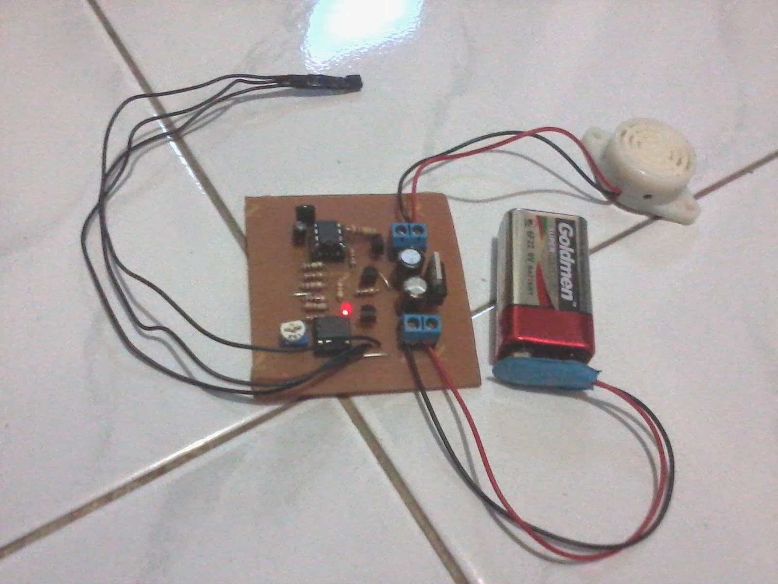 Gambar Rangkaian Alarm Tanda Kebakaran Gambar Skema Elektronika Saklar Elektronik Di Rebanas