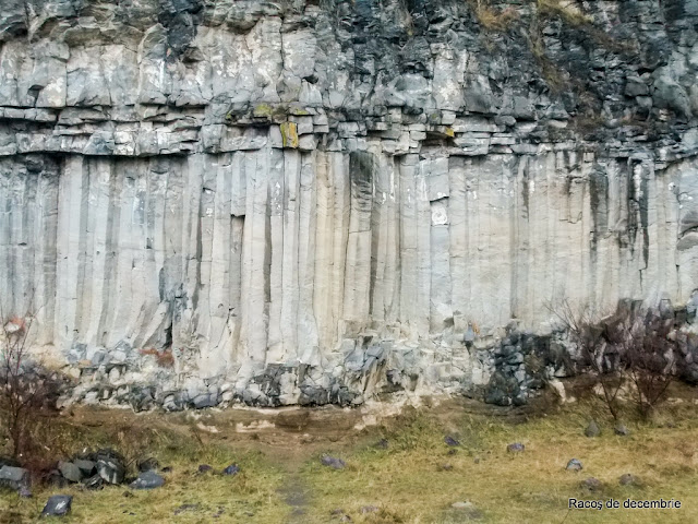 Poveştile mele: Racos, coltul cu nestemate: vulcan, coloane de bazalt ...