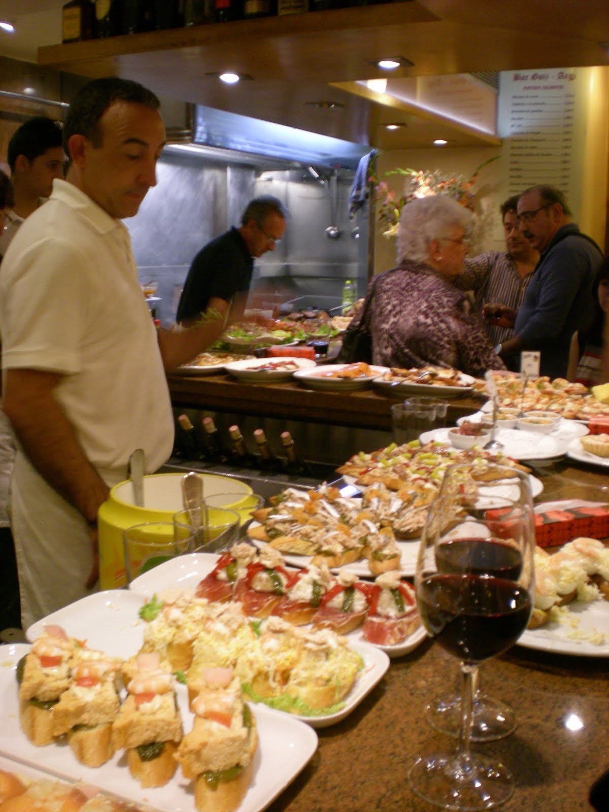 IR DE TAPEO: LAS BARRAS DE TAPEO. MUSEOS GASTRONÓMICOS