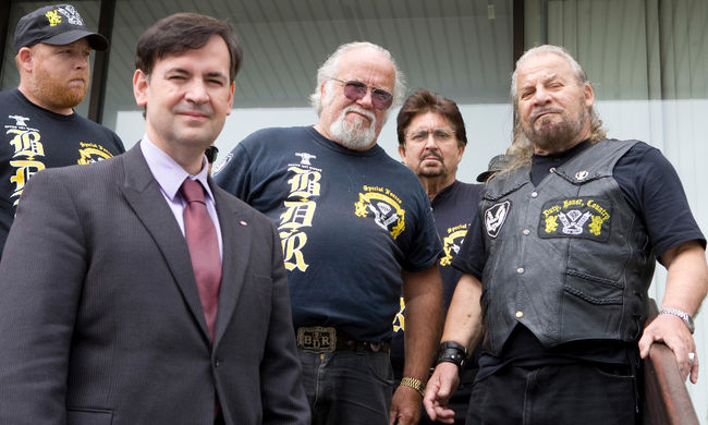 Toronto's News: Johnny gets his guns