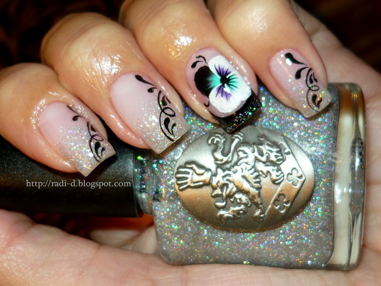 It`s all about nails: Sparkle & Violets