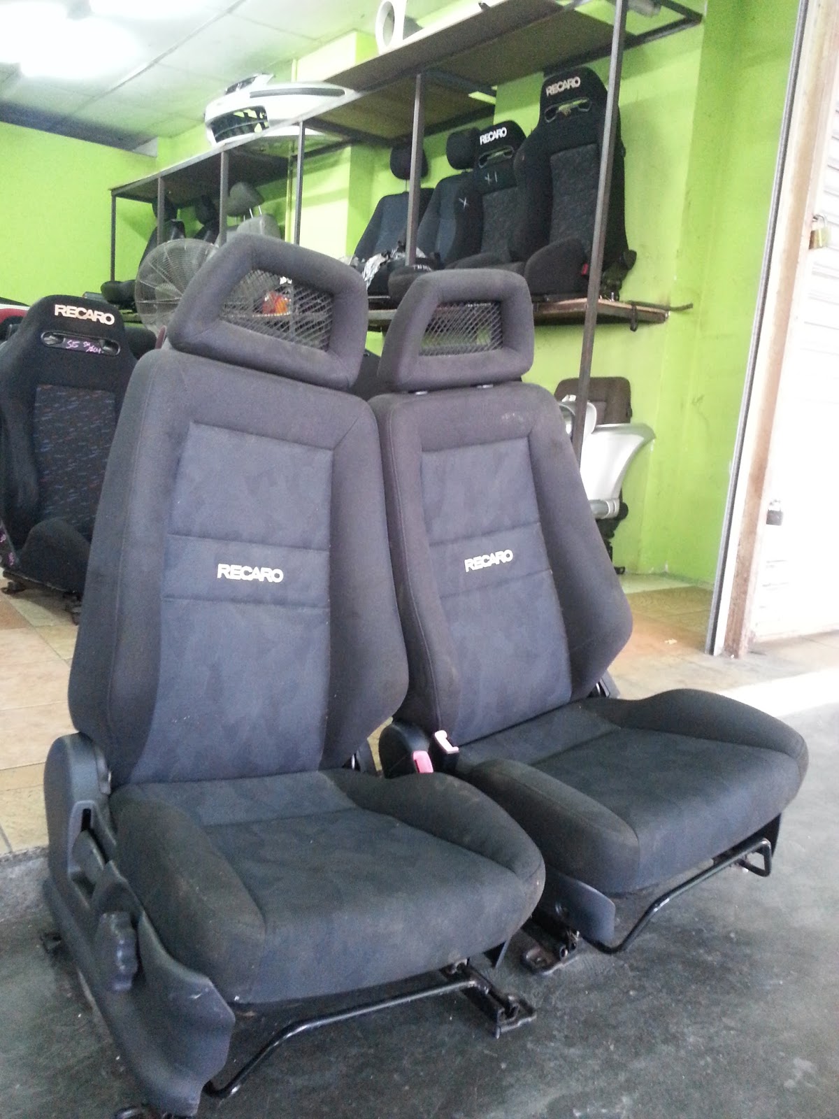 Dingz Garage: seat recaro fishnet from galant