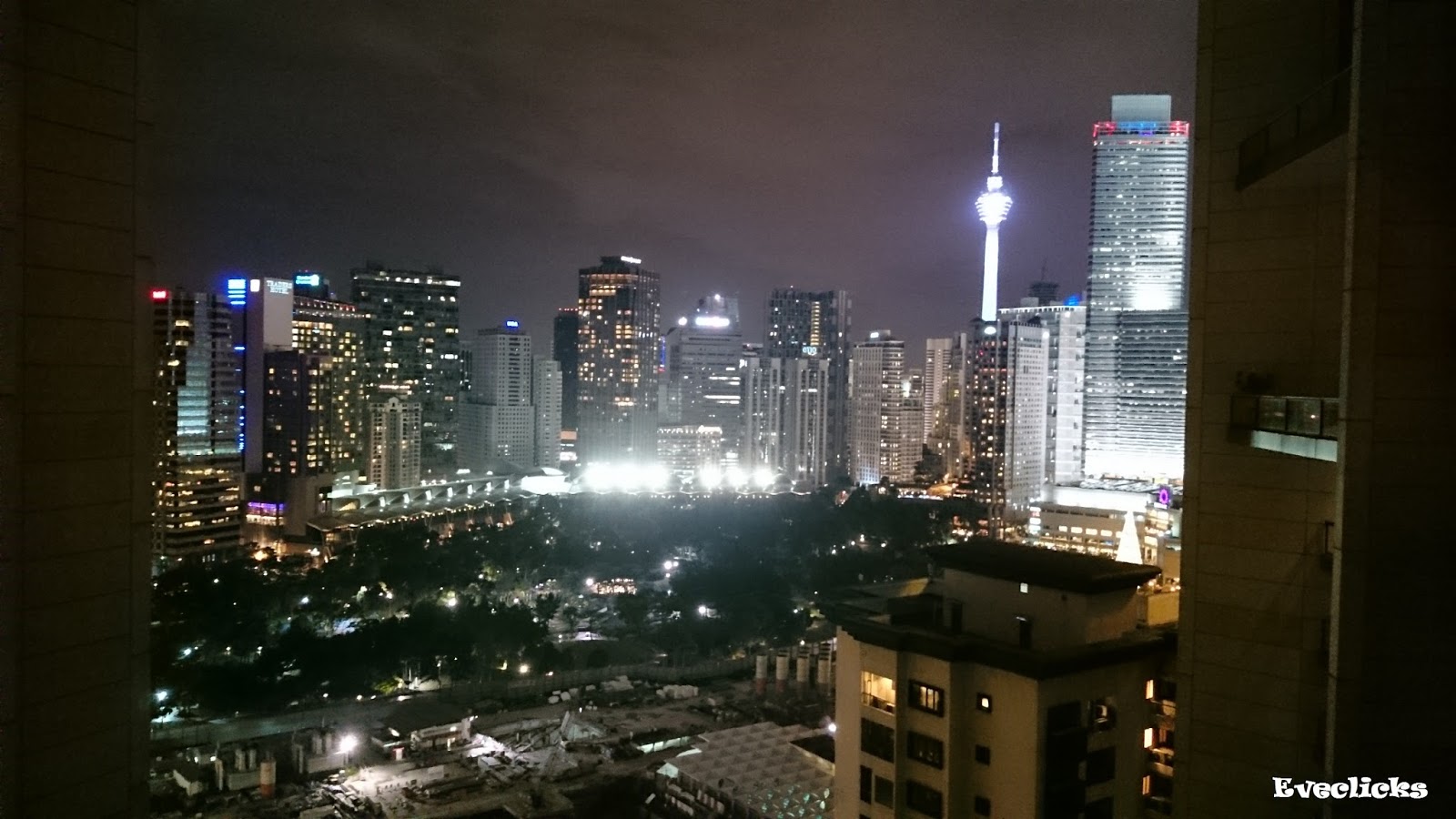 Eveline's Life: Strato @ The Troika Review