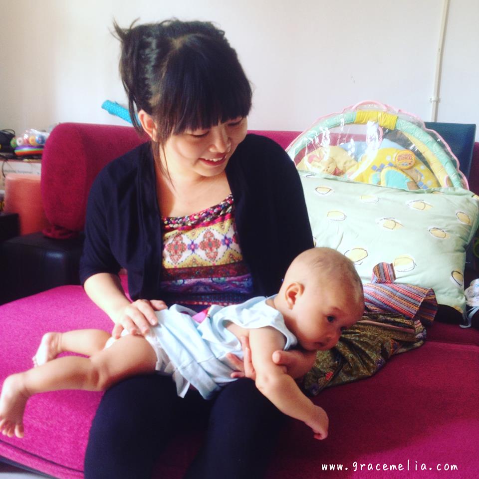 Manfaat Tengkurap untuk Bayi | gracemelia.com | Parenting Blogger Indonesia
