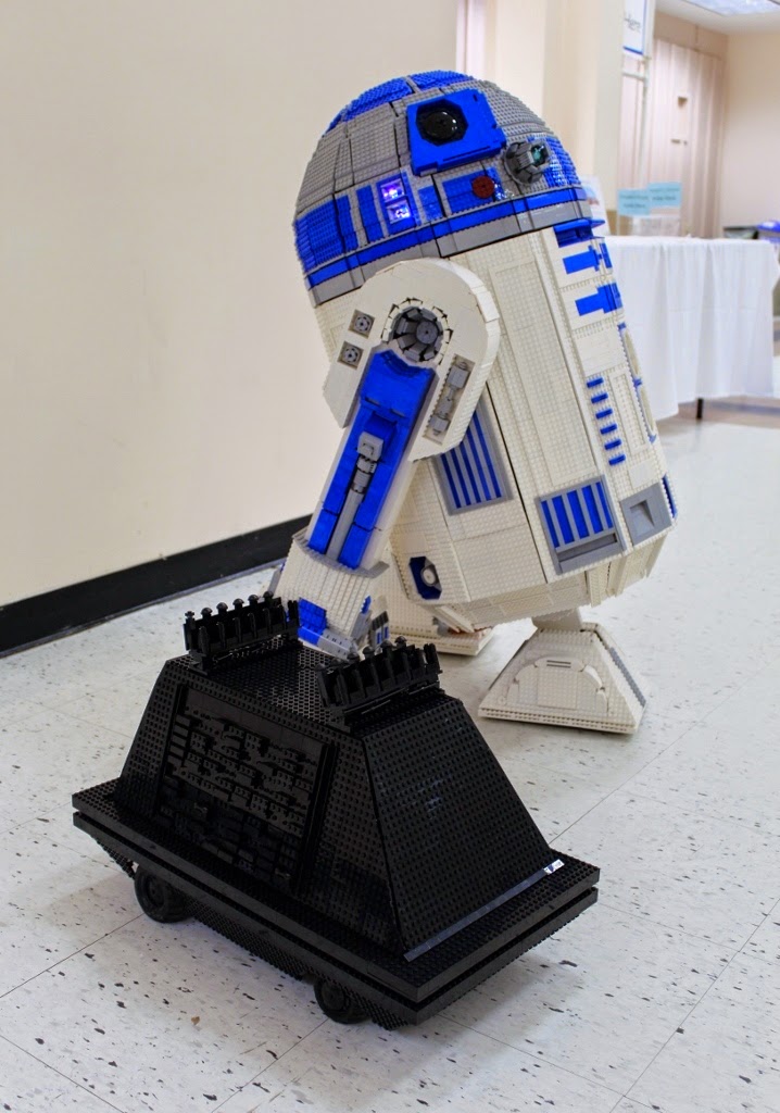 L3-G0 the Lego brick R2-D2: Brickcon 2014