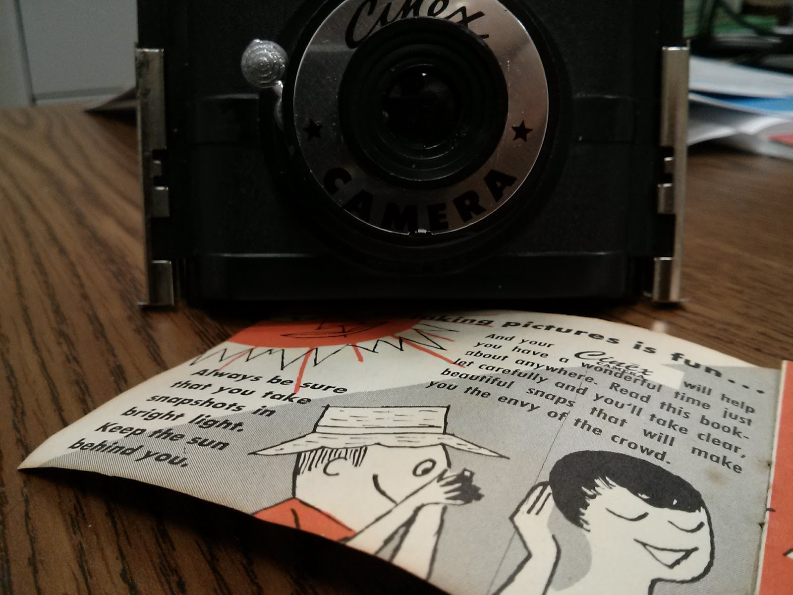 A Quirky Guy with a Camera: Comically Candid: The Cardinal Cinex 127 Camera