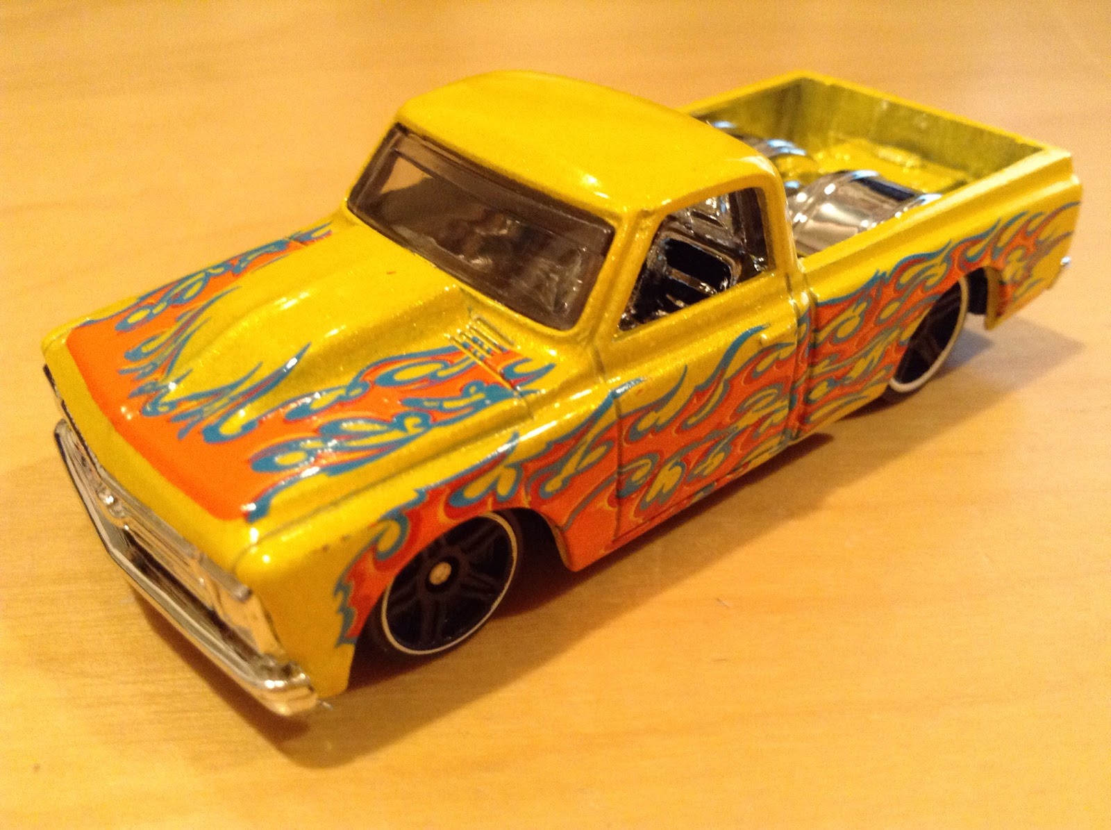 JULIAN'S HOT WHEELS BLOG: '67 Chevy C10 (2015 Heat Fleet)