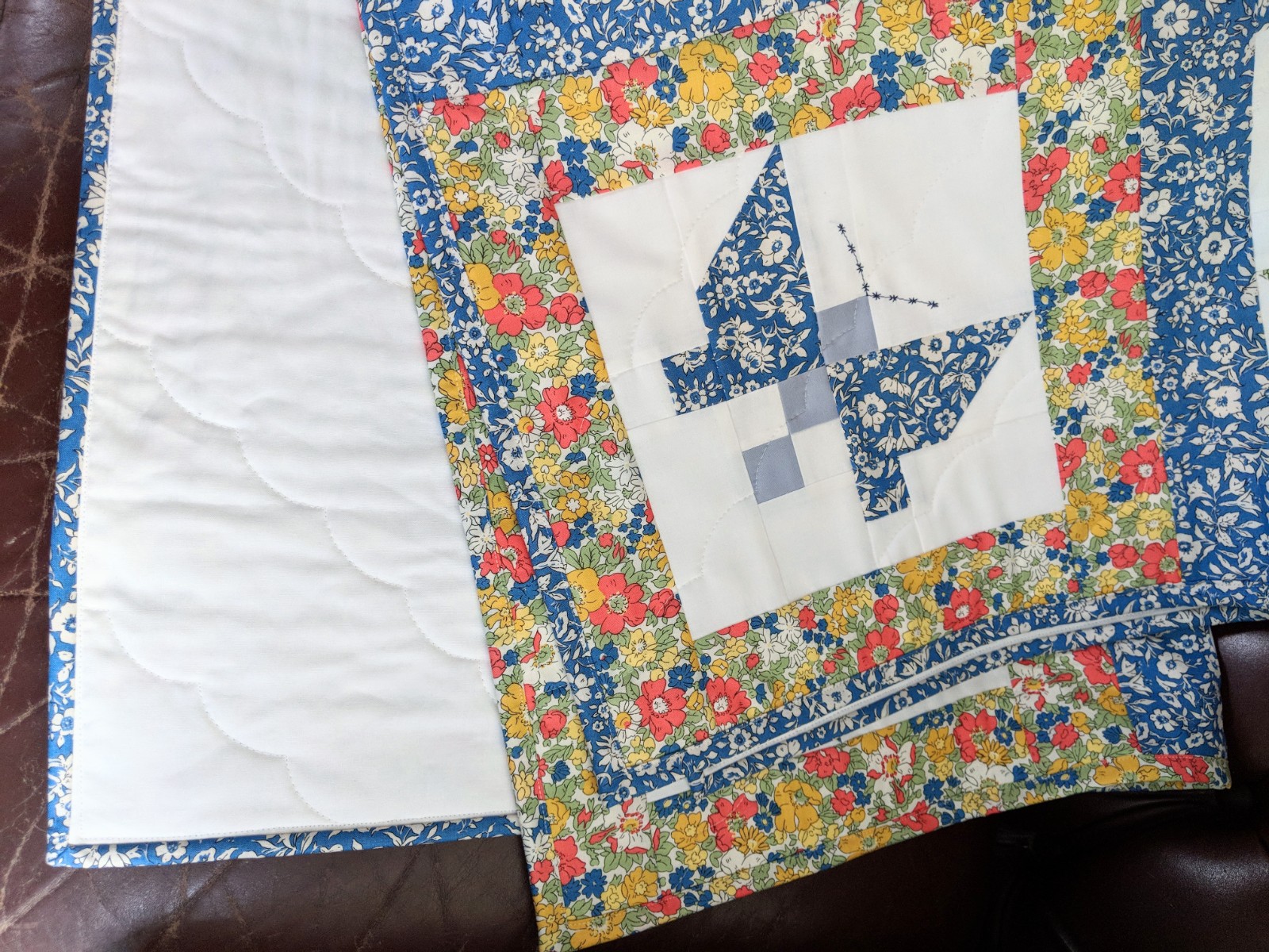 🦋 Liberty butterfly quilt / CHARM ABOUT YOU