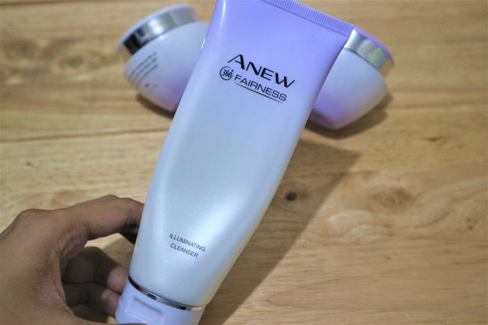 Avon Anew 360° Illuminating Set Review - IzzaGlinoFull