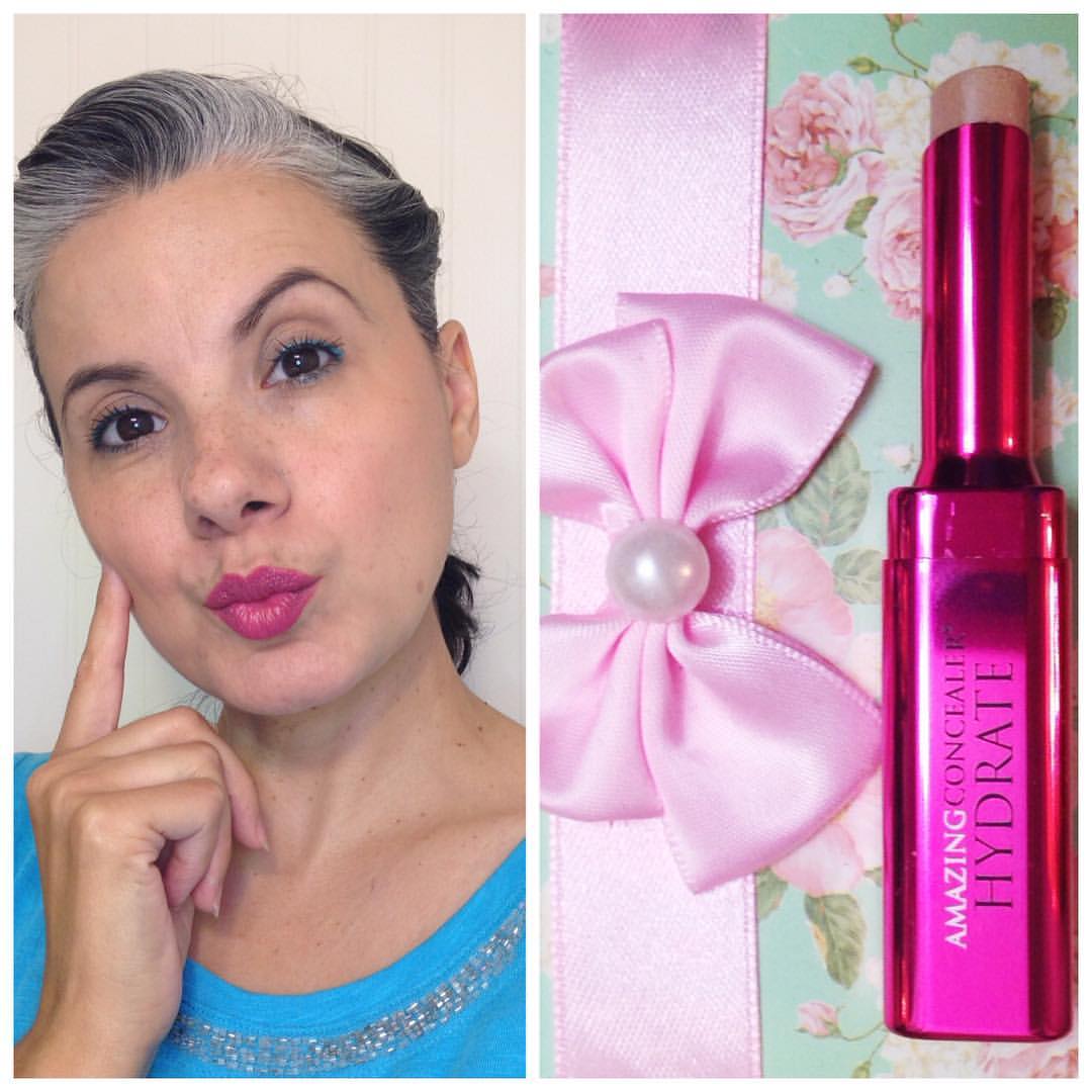 A Ring Light Selfie [The Color Wheel Gallery]