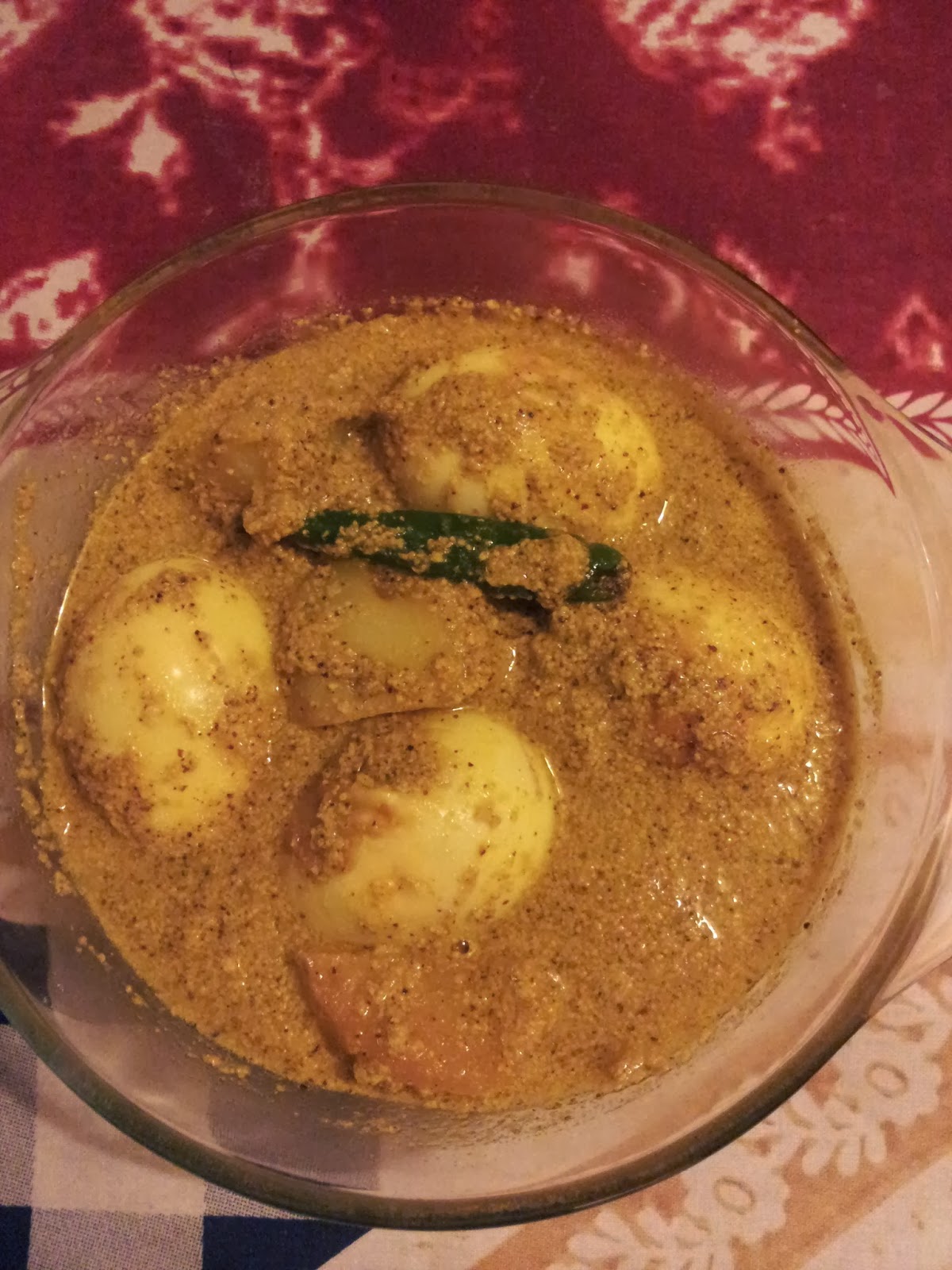 Recipes from the World: Shorshe dim (egg curry in a mustard sauce)