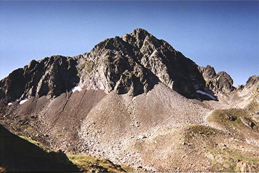 Lagrolenpyrénées: Arriel, roche et panorama