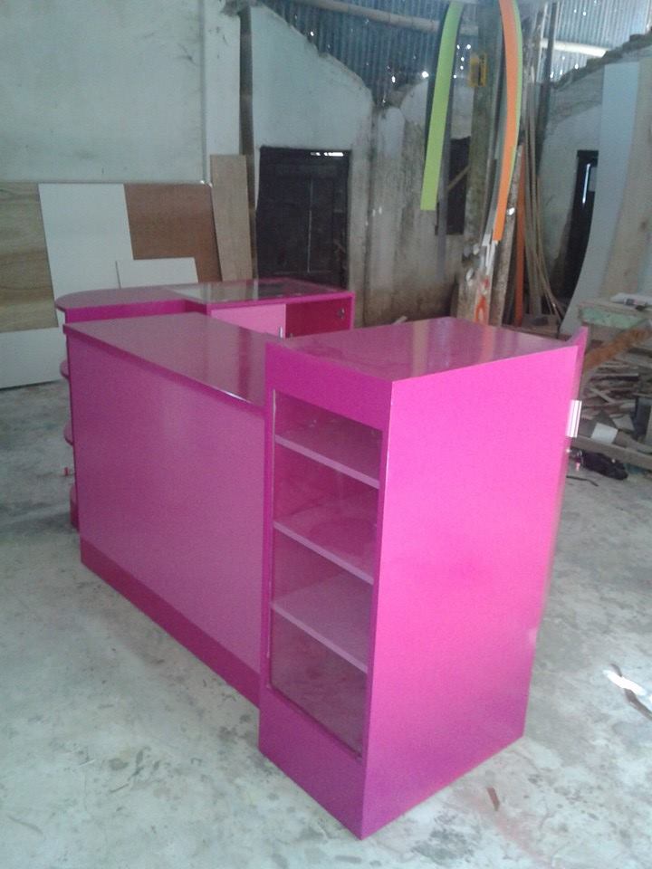 interior design & specialist meja kasir: meja kasir pink klien toko ...