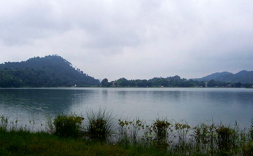 Tourist Places in Jammu and Kashmir: Mansar Lake