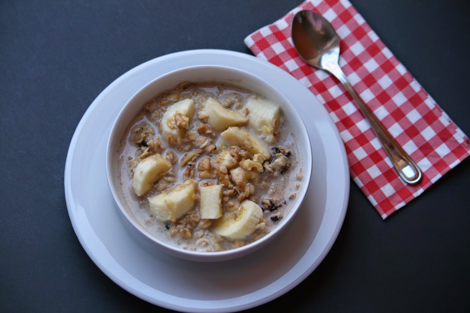 ilahi tatlar: kahvaltılık yulaf ezmesi: muz ve fıstık ezmeli.......