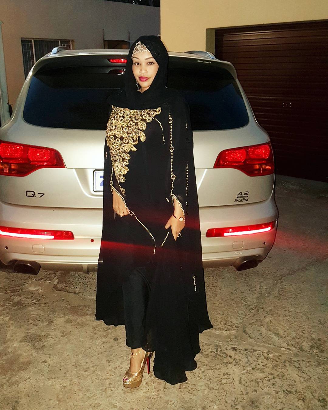 Photos: Zari 'the boss lady' steps out with nice Islamic Wear - Msambwanda
