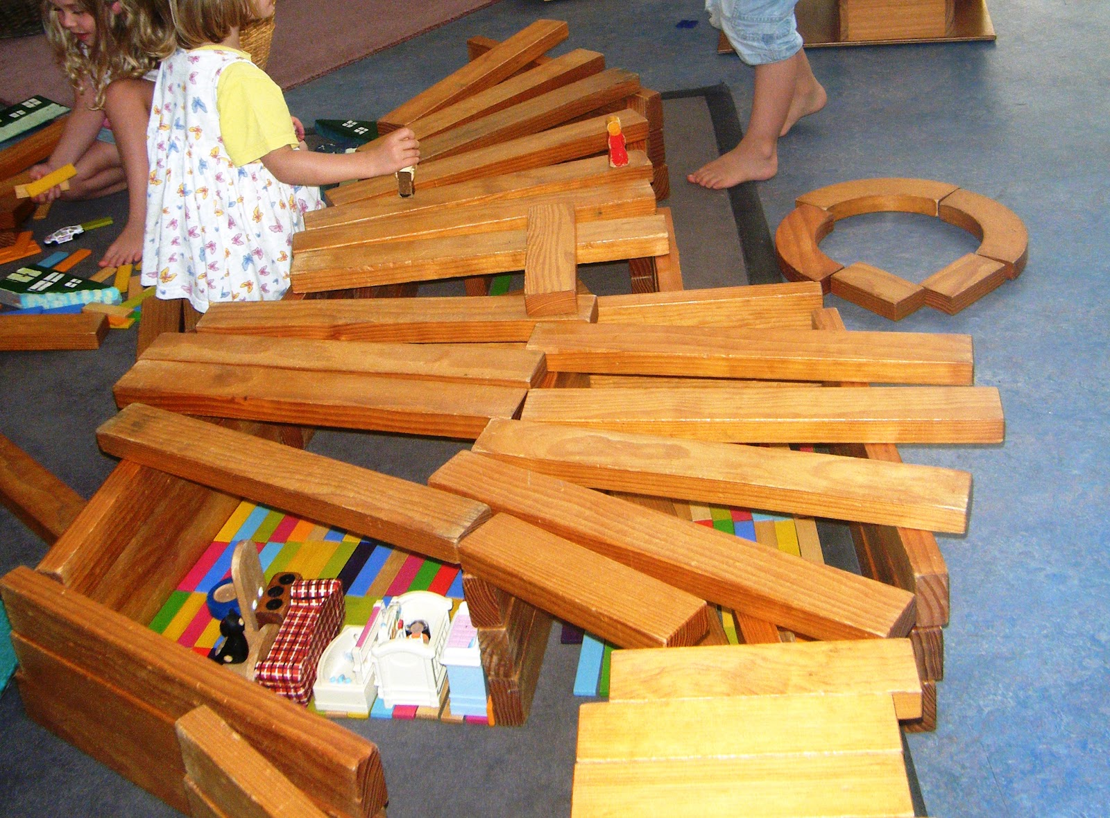 let the children play: Resources for block play