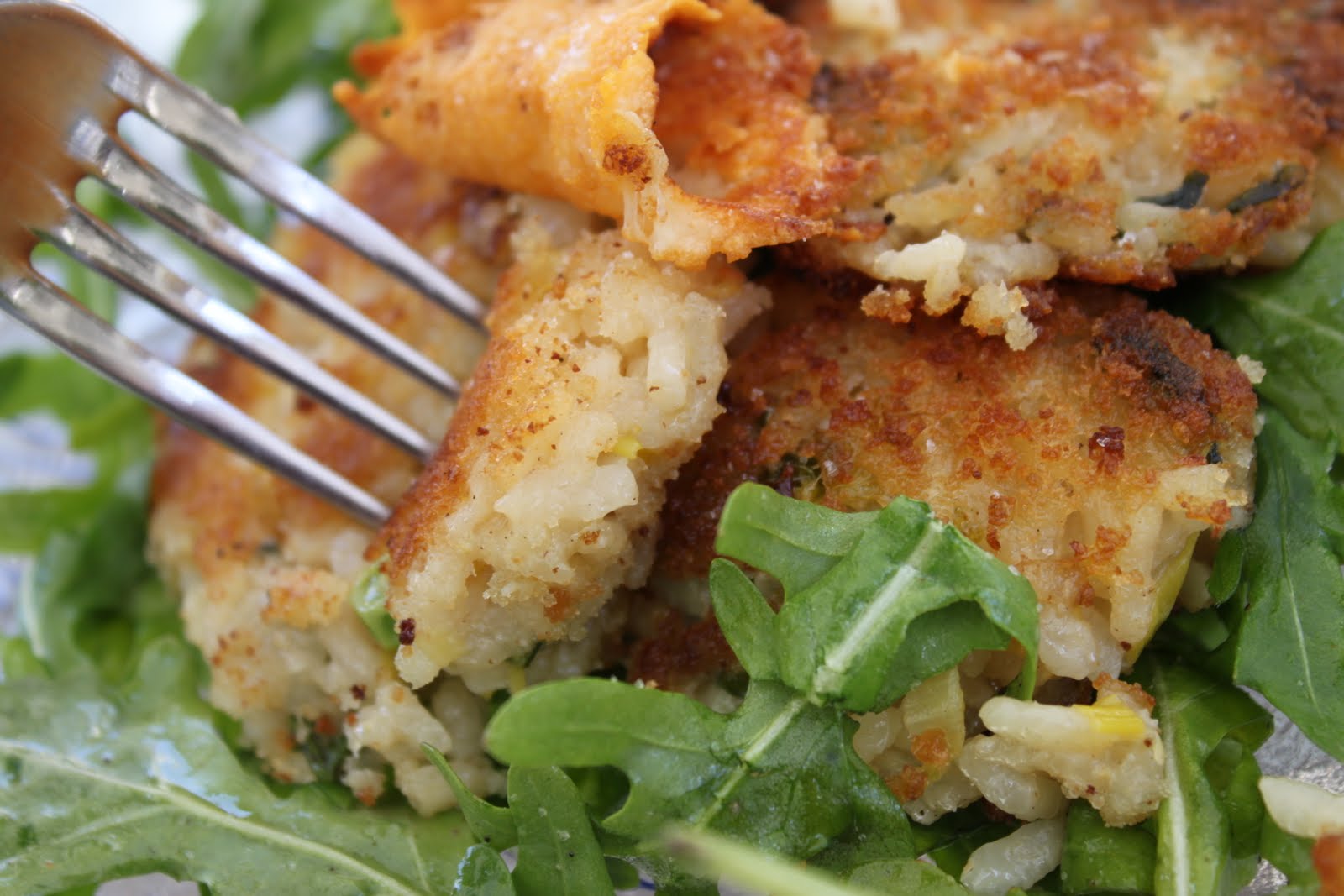 A Girl, a Market, a Meal...: Risotto Cakes with Crispy Cheese Curls