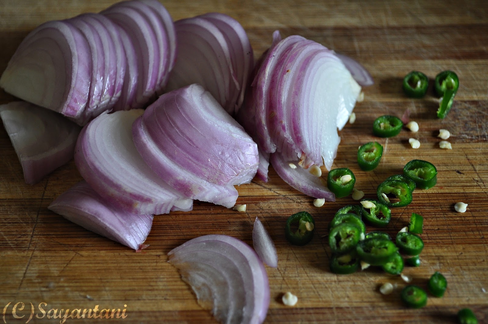 Peyaji (Pyaj ke pakode/ Onion Fritters) - A Homemaker's Diary