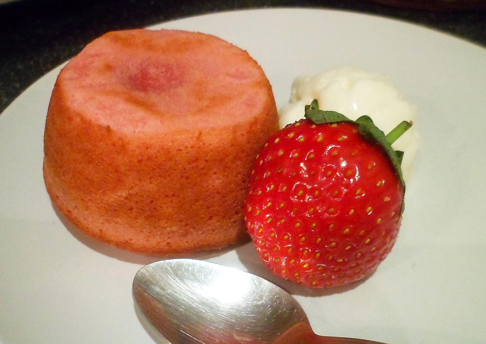 Strawberry White Chocolate Lava Cake – Recipe