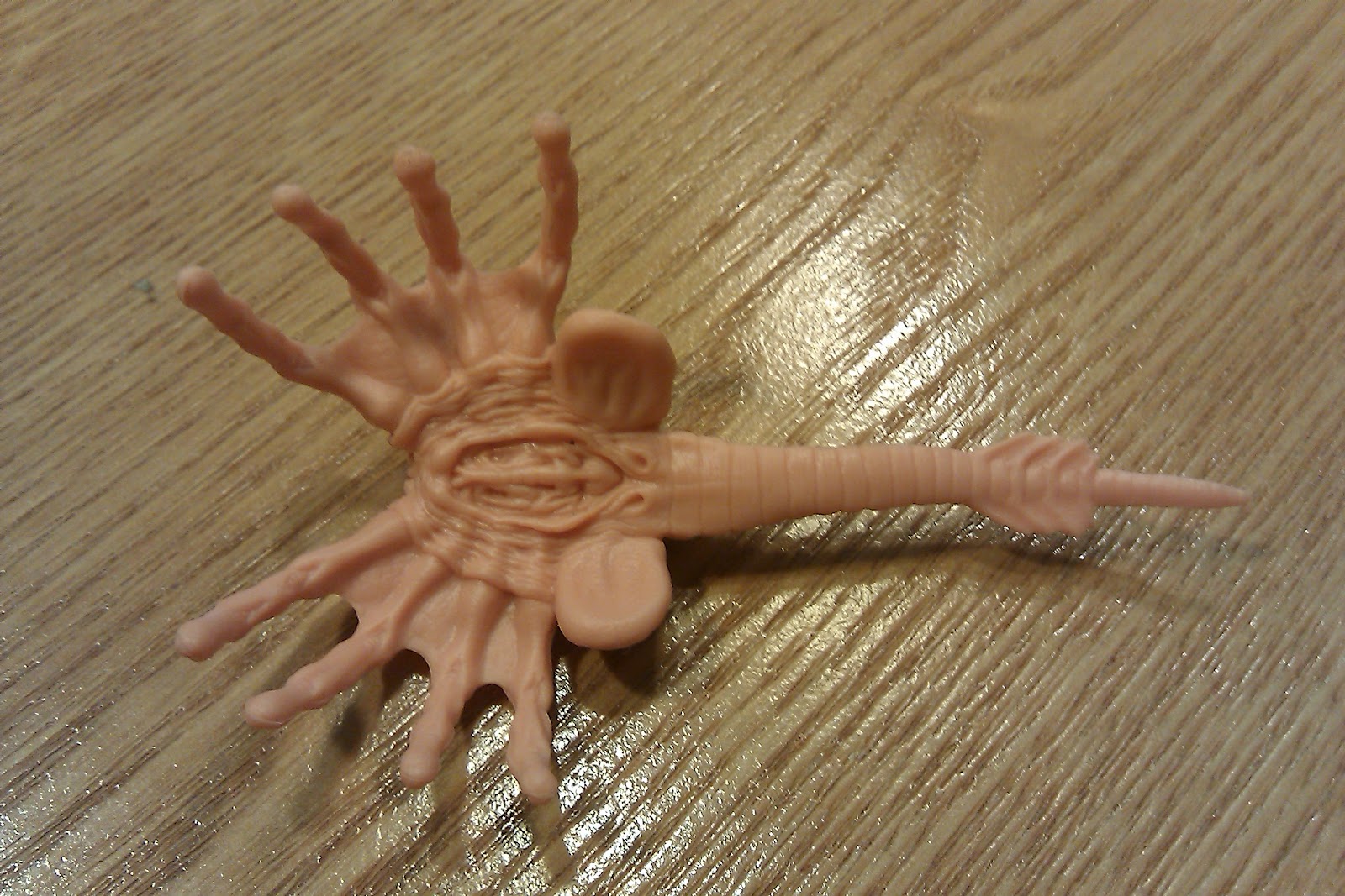 Hasbro's Warrior Alien and Newborn Alien Action Figures Reviewplume-de-pan