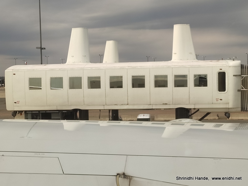 Interesting Airport bus at Washington Dulles International Airport (IAD ...