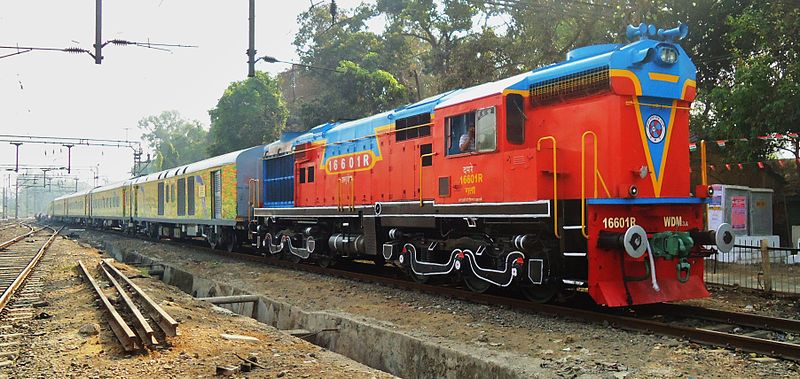 Gambar Transportasi : Kereta Api Lokomotif Diesel