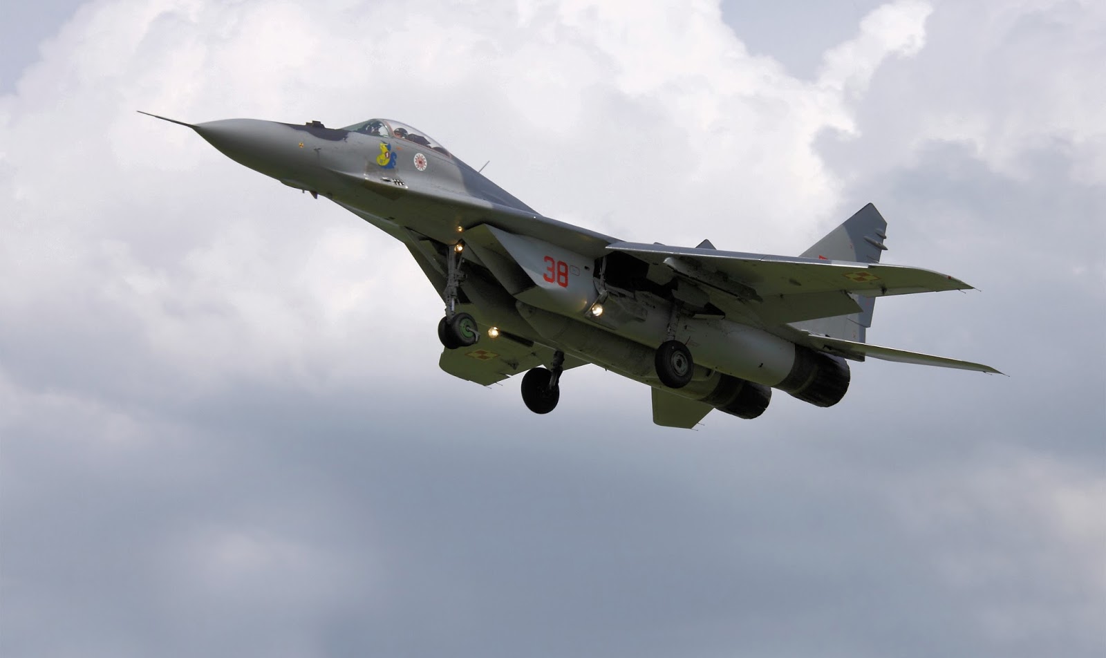 Guns & Weapons: Mikoyan MIG-29