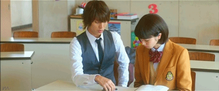 ปีนรั้วรีวิว: A Short Distance Relationship (2014)