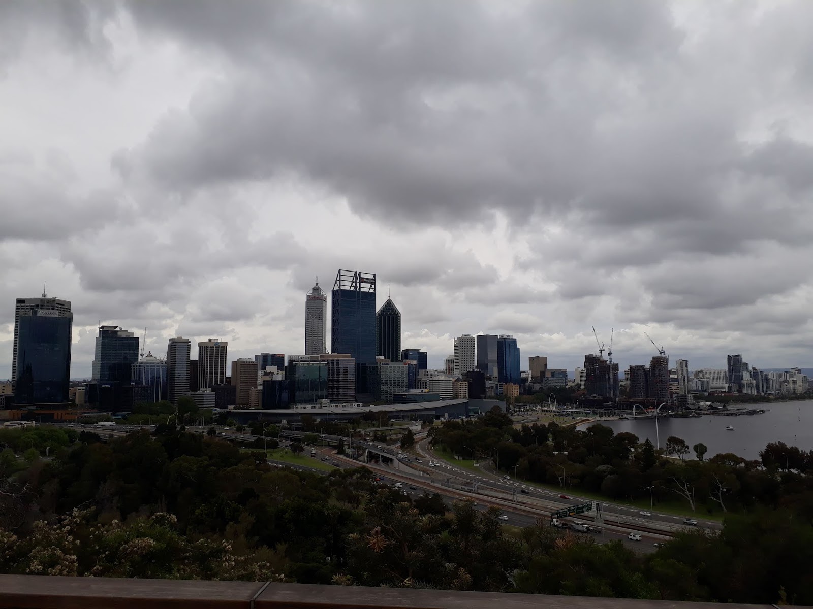 Seiklused teiselpool maakera: Perthis vihmane päev