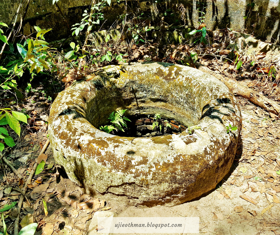 Titian Perjalanan : Perigi Tua dan Ayam Putih