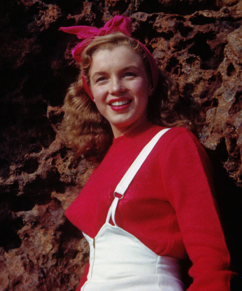 The First Professional Modeling Pictures of Norma Jeane in 1945 ...