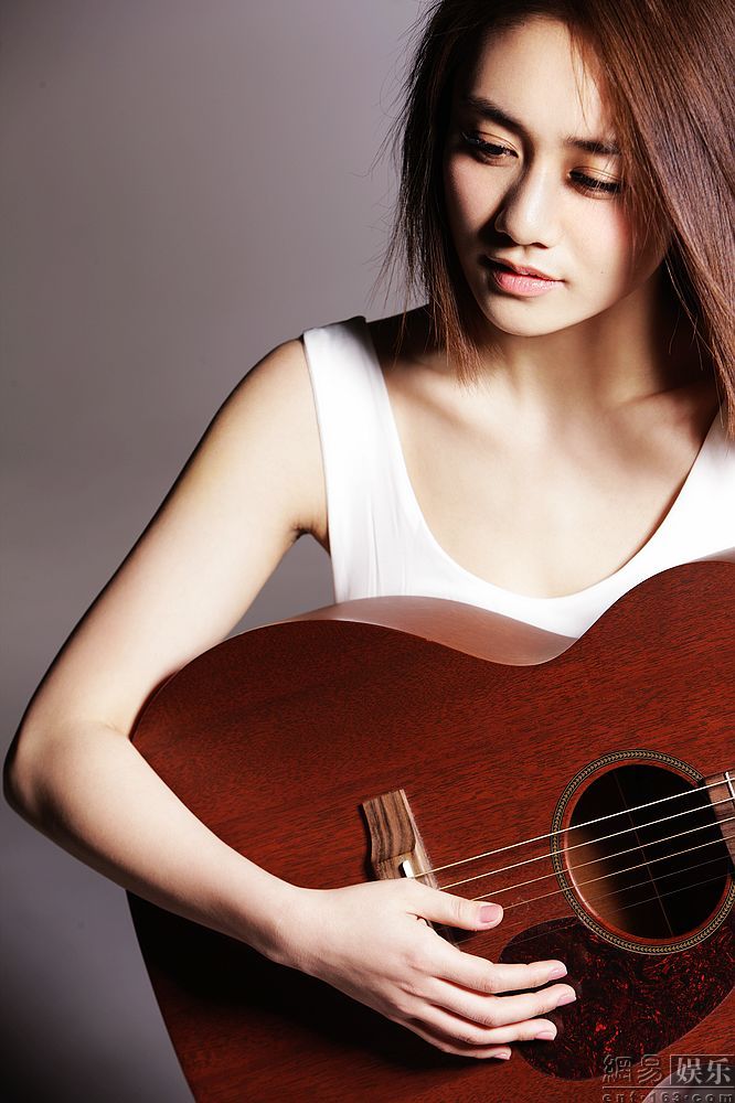 Chinese Beauty!: Liu Yun white dress photo