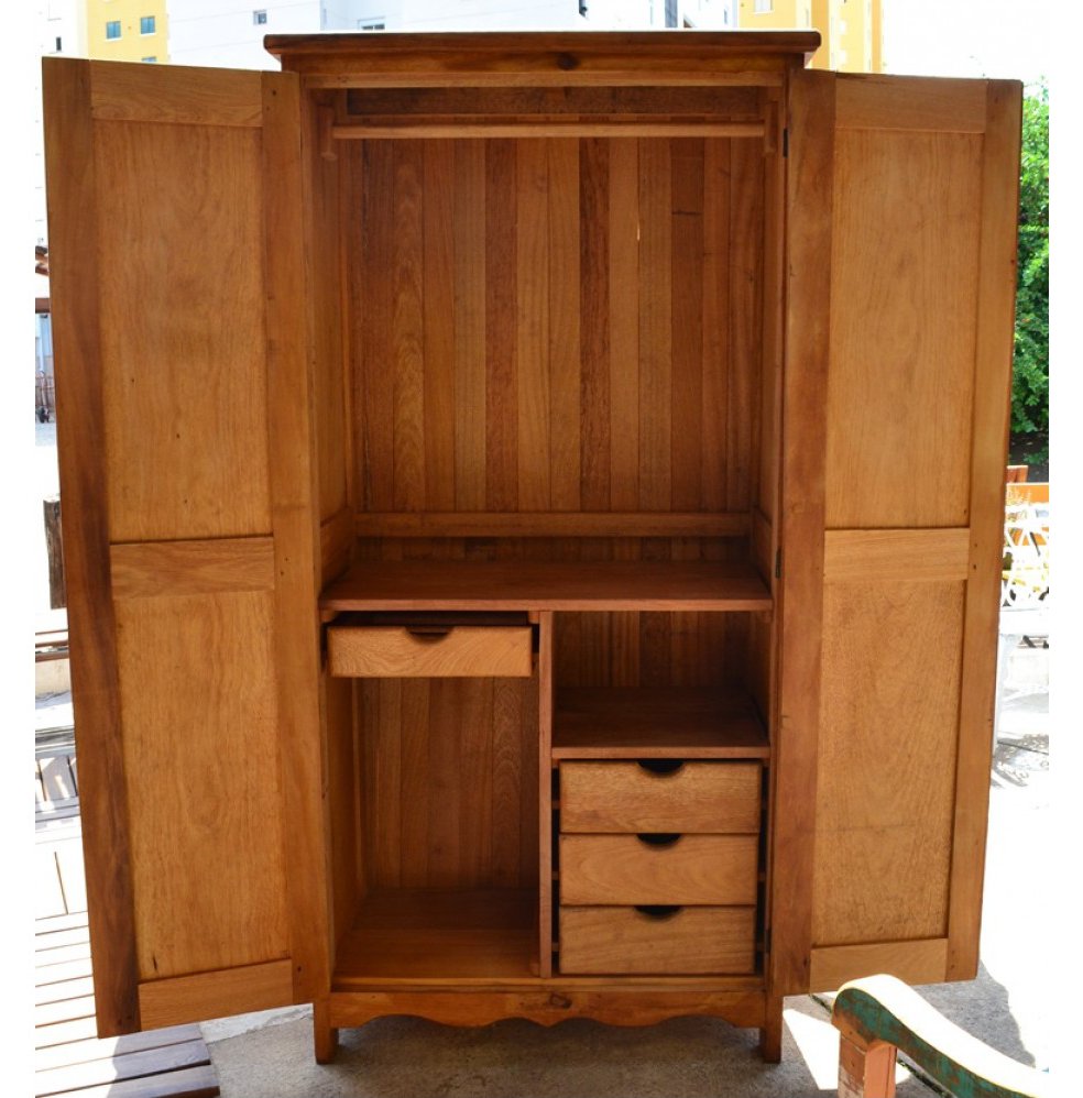 Guarda Roupa De Madeira Maciça