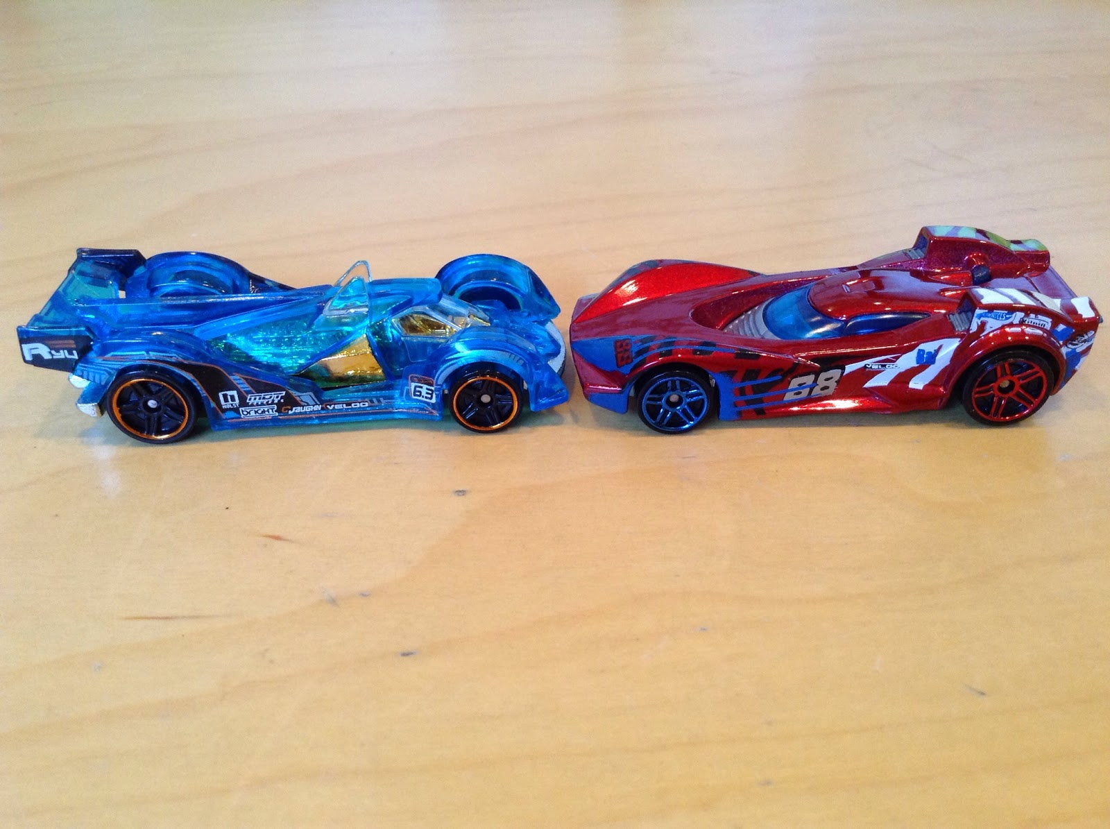 JULIAN'S HOT WHEELS BLOG: Hi-Tech Missile & Scoopa Di Fuego