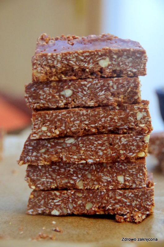 Zdrowo Zakręcona: Batony owsiano-czekoladowe z orzechami. Mega dawka ...