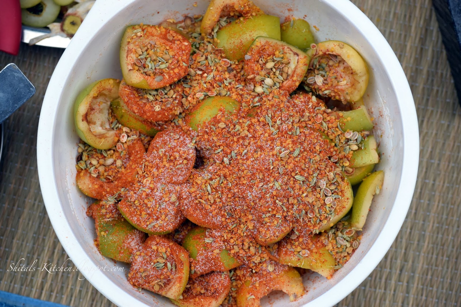 Shital's-Kitchen: Loquat Pickle