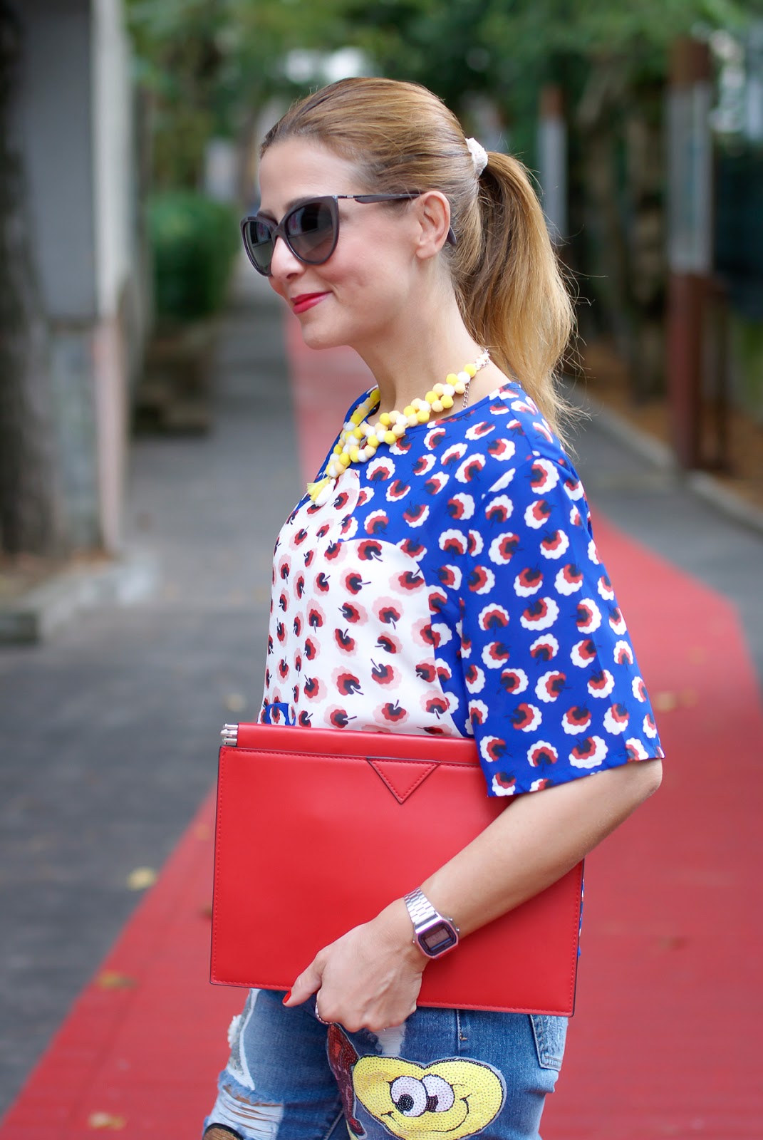 How to wear patched jeans | Fashion and Cookies - fashion and beauty blog