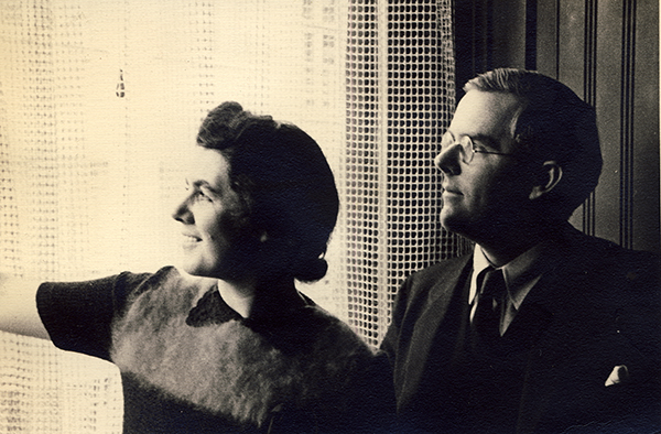 Andy's Film Blog: Defying the Nazis: The Sharps' War