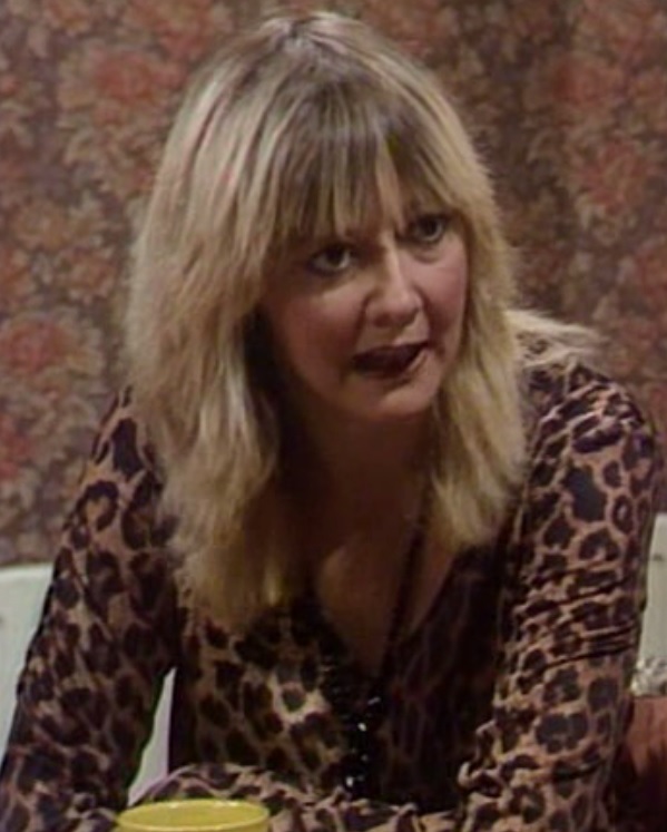 A Yank Watches Britcoms: Show/series 1 Intro: Auf Wiedersehen, Pet